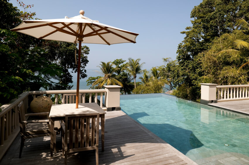 47 Incredible Infinity Pool Designs (Stunning Photos)