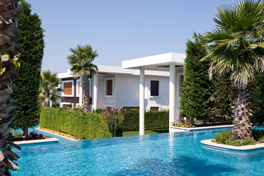 47 Incredible Infinity Pool Designs (Stunning Photos)