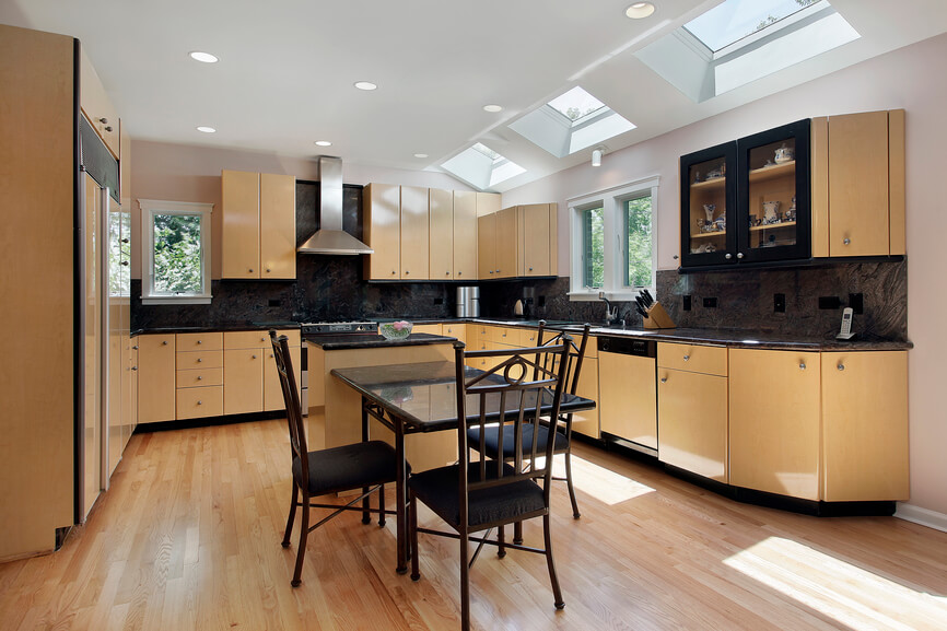 52 Beautiful Kitchens with Skylights (PICTURES)