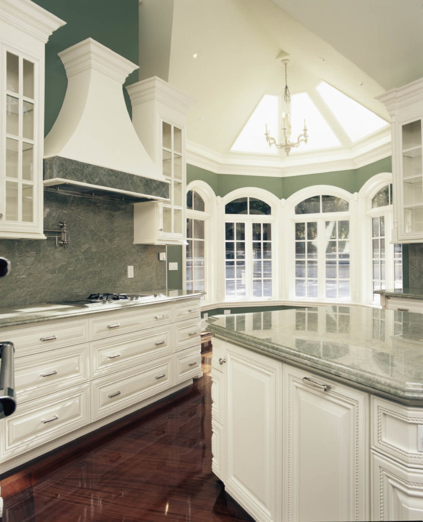 52 Beautiful Kitchens with Skylights (PICTURES)