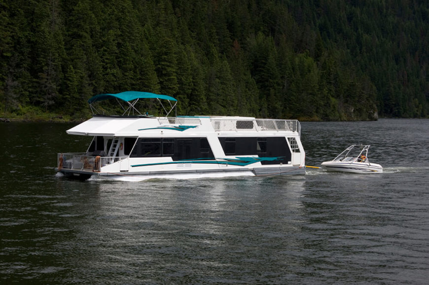 32 Incredible and Unique Houseboat Designs (PHOTOS)